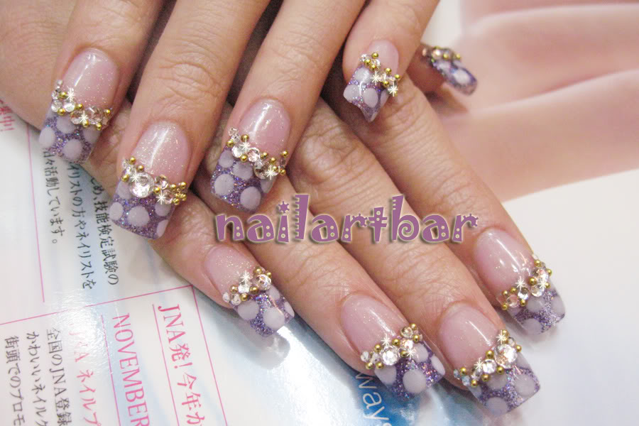 unghii: Noi modele pe unghii cu gel purpuriu